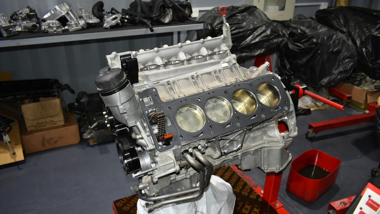 M156 C63 2014 Engine rebuild ( part 6 ) - YouTube