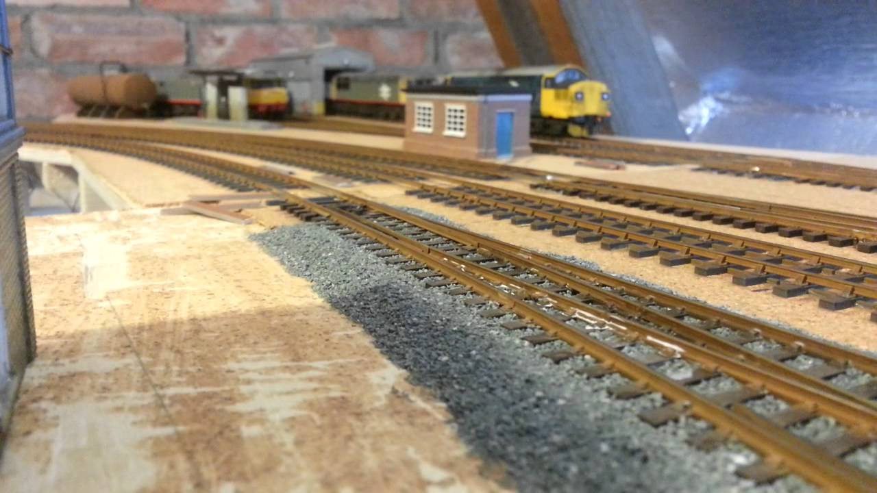 Bachmann class 20 with latest Zimo soundchip fitted - YouTube