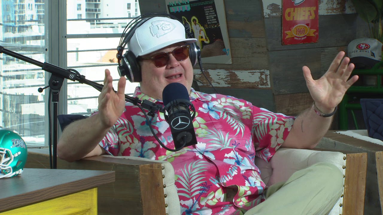 Modern Family’s Eric Stonestreet & Dan Patrick Settle Their Chiefs Beef ...