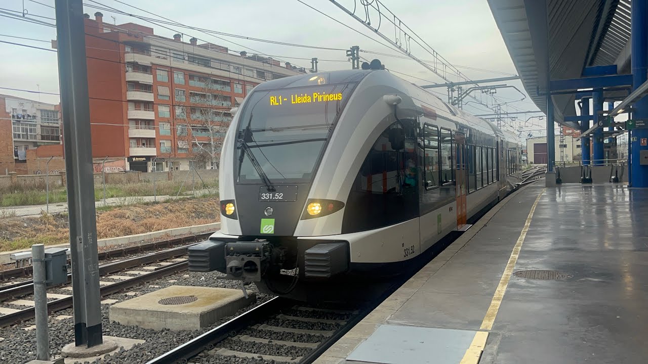 331.52 de FGC entrando a Lleida Pirineos desde Balaguer - YouTube