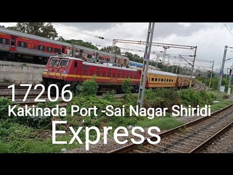 Train No-17206-Kakinada port-Sainagar Shirdi Express Enters into ...
