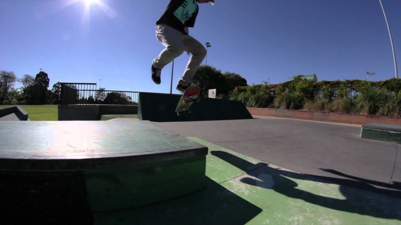 Pop-Shuv Of a Ledge Cammeray Skatepark - YouTube