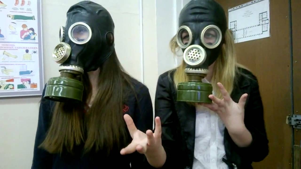 Russian_Girl_Gasmask_76 - YouTube