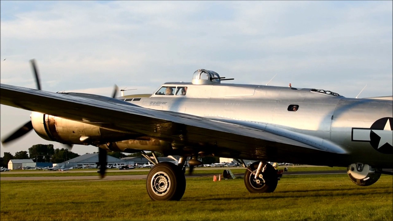 B-17 'Aluminum Overcast' at EAA Oshkosh 2017 - YouTube