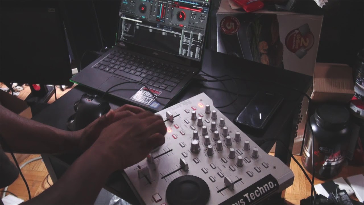 SIGNALS FROM THE SECOND WAVE: A Live Detroit Techno Mix - YouTube