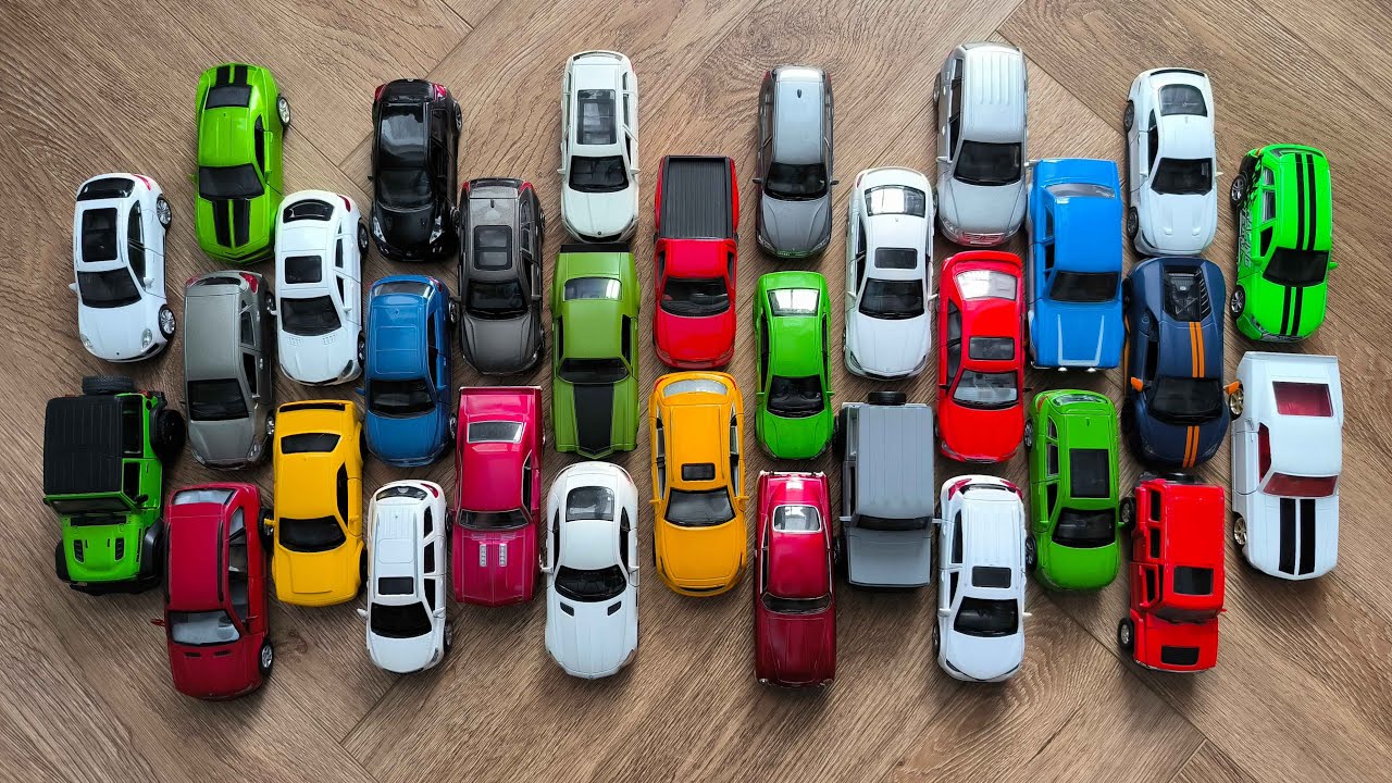 Realistic Model Cars Quickly Observed in Hands - YouTube