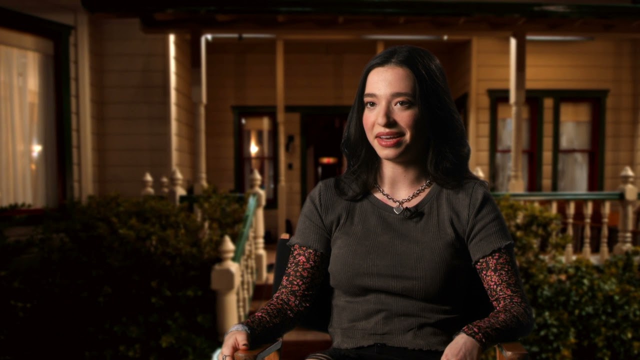 SCREAM - Itw Mikey Madison (Official Video) - YouTube