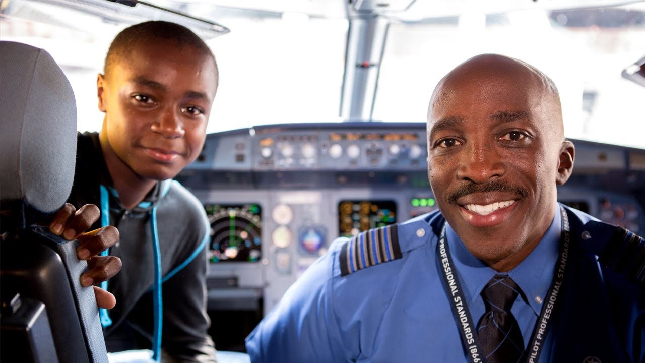 JetBlue Pilot Mentors Young Boy - YouTube