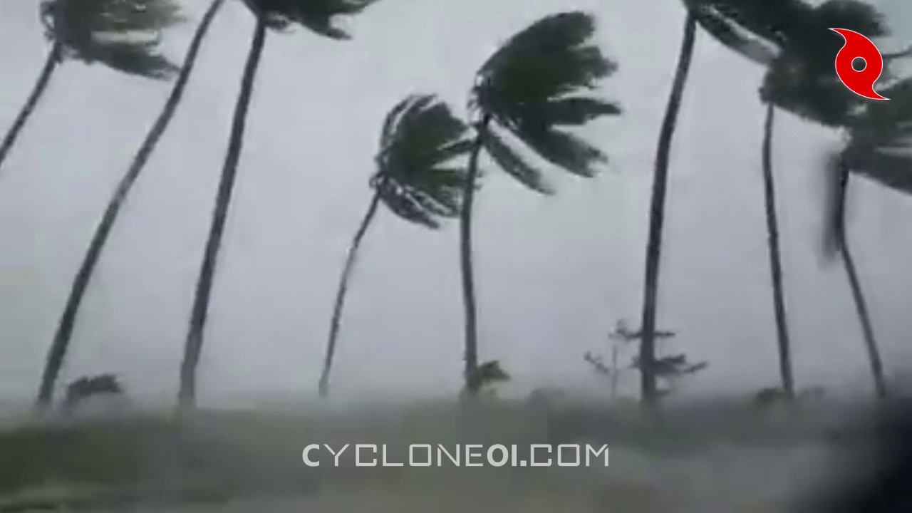 Madagascar cyclone chase inside ENAWO (2017) - YouTube