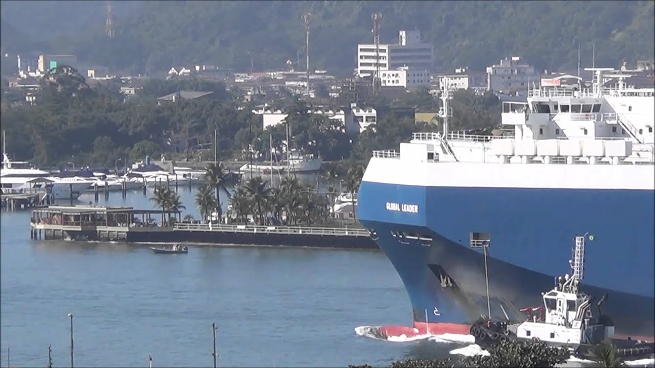 Navio GLOBAL LEADER 06/06/2015 e rebocadores Smit Terena e Pegasus ...