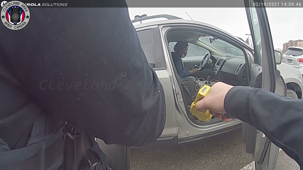 Police Standoff With Barricaded Domestic Violence Suspect - YouTube