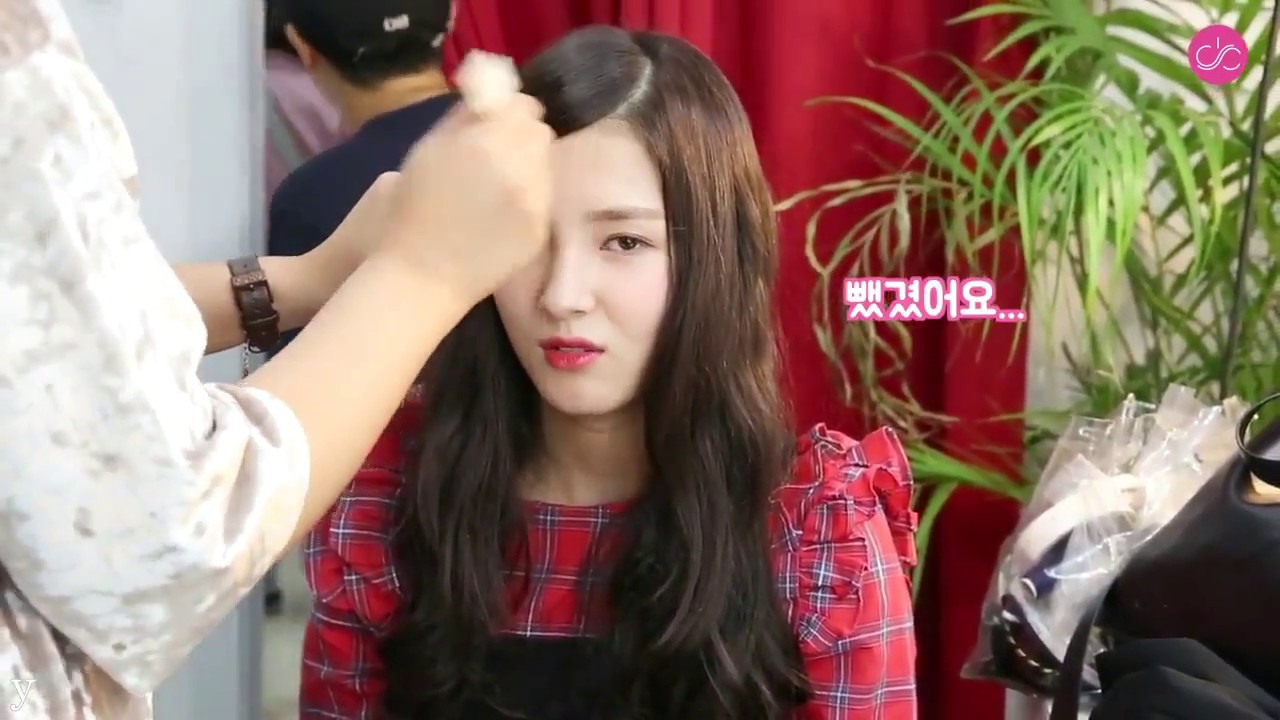 Momoland - Nancy Funny Moment Part 1 - YouTube