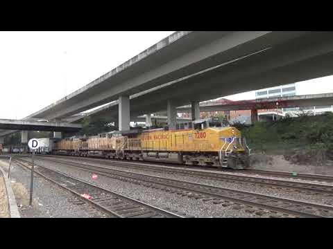 (Southbound) UP 7280 leads a Mixed Freight Train through 21ST Street. Happy UP Train Crew 😀 ...