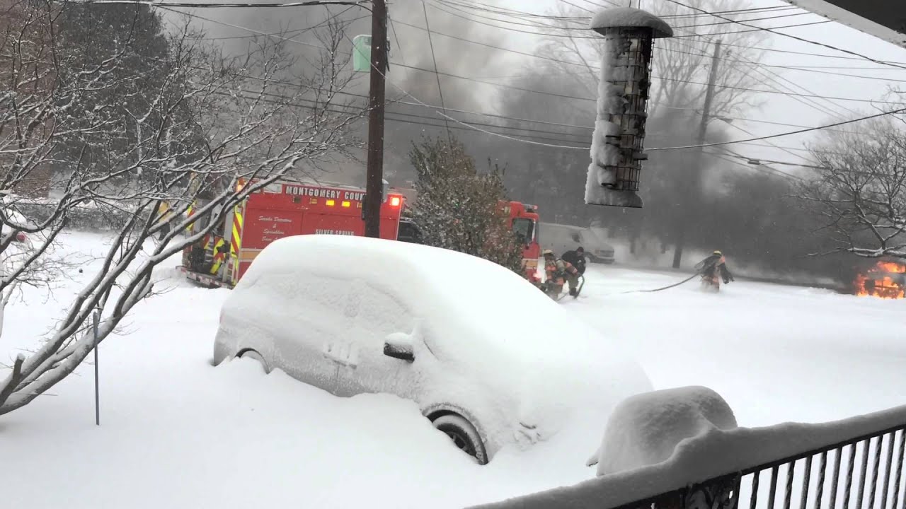 Blizzard 2016 Car Fire in Neighborhood - YouTube