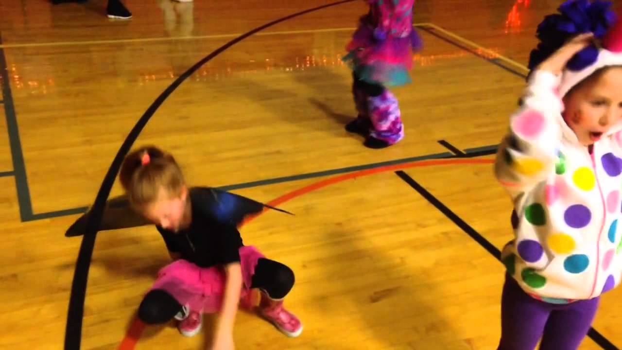Kids dancing at Rag Shag - YouTube