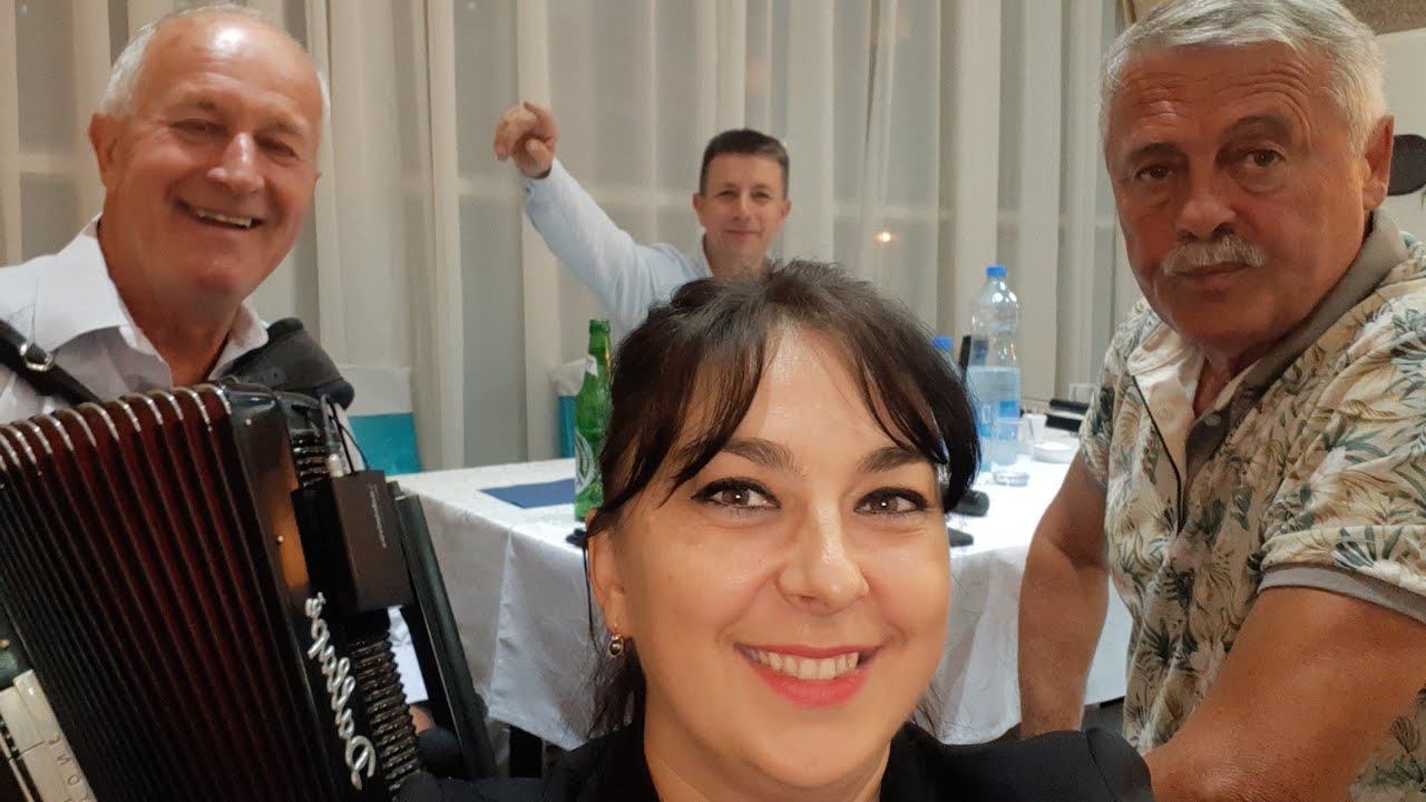 Punoletstvo kod porodice Milanović 🍷 - YouTube