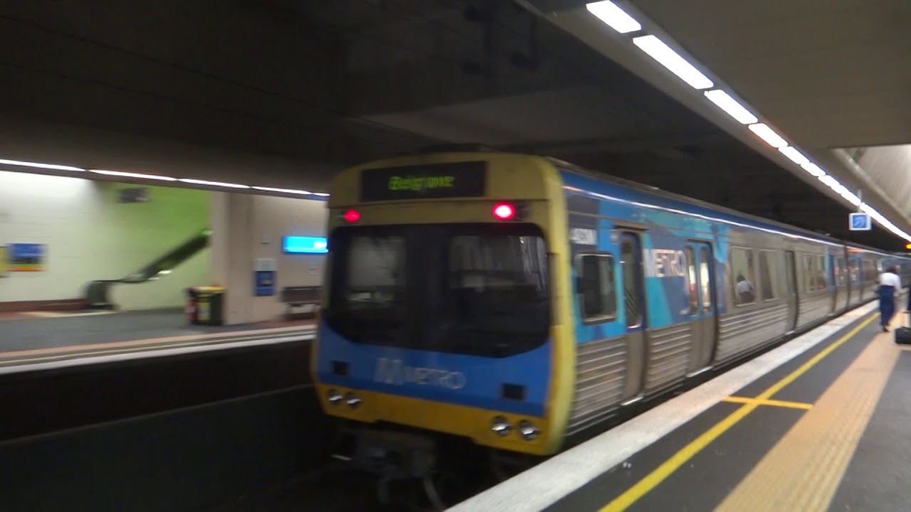 Comeng Train (EDi Rail Refurbished) - Departing Box Hill Station (Metro ...