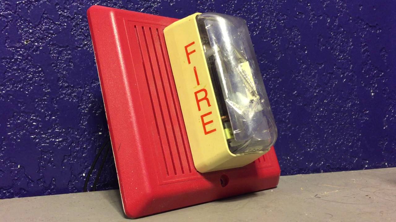 EST 757-7A-T Horn Strobe Test (Integrity) - YouTube