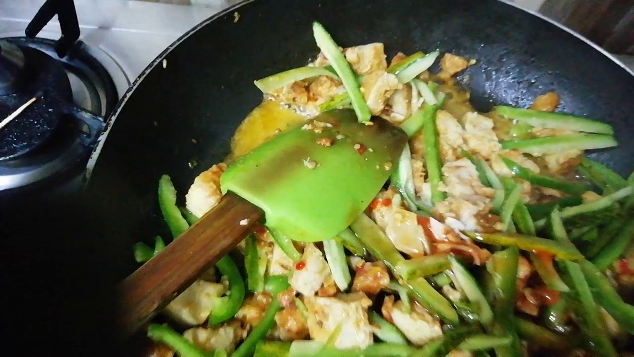 Chicken Pan Cake Rolls - YouTube