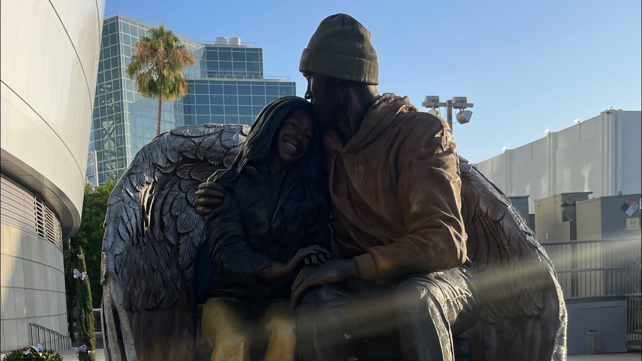 First IRL stream: Field trip to see the New Kobe Bryant Statue! - YouTube
