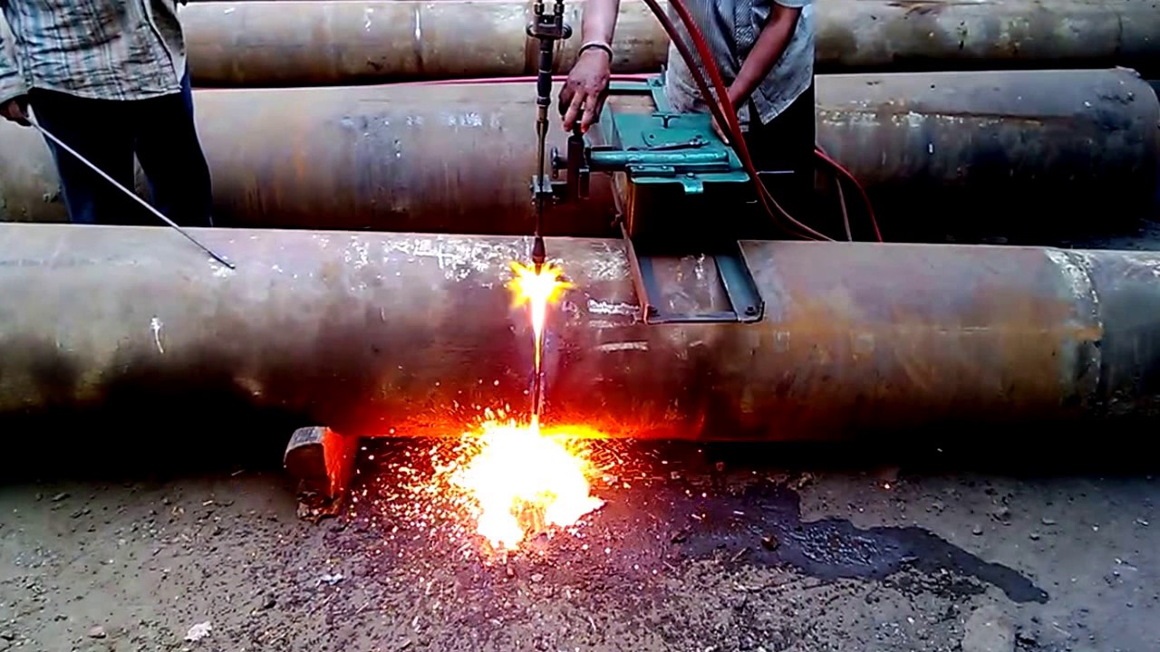 Video of ship shaft cutting through profile gas cutting machine - HDS ...