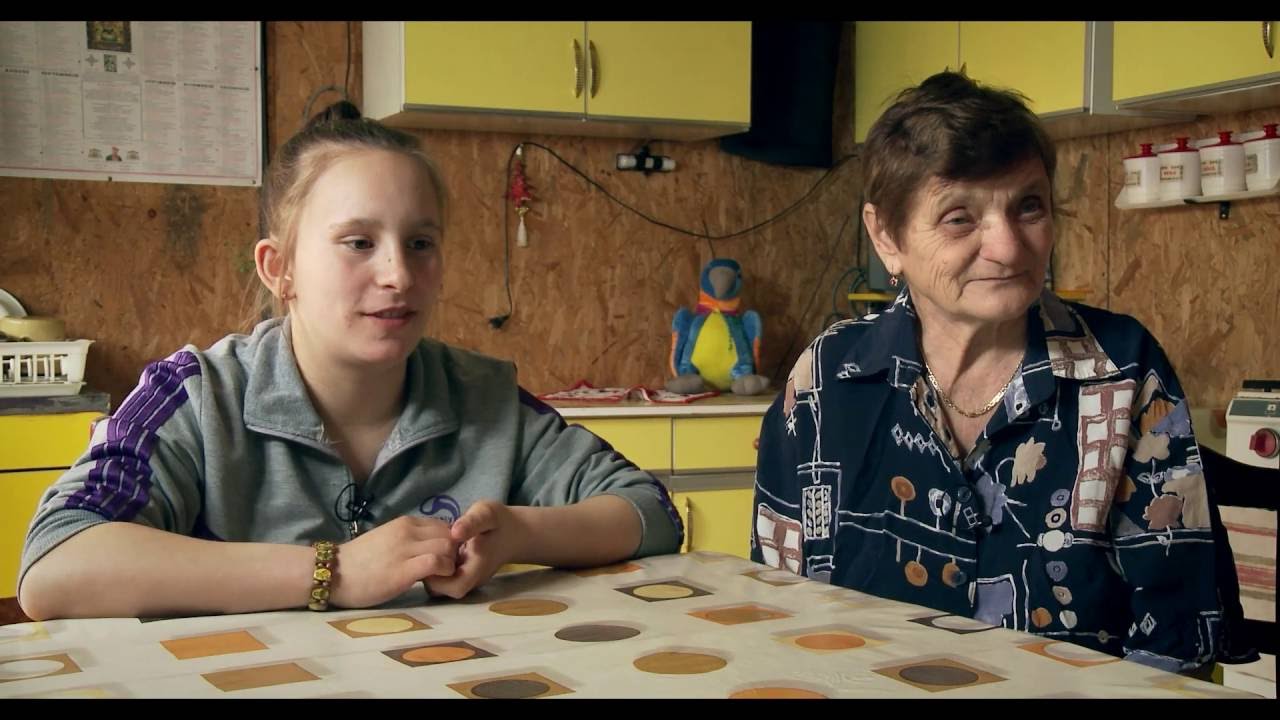 SUNT INSARCINATA IN ROMANIA ( PREGNANT IN ROMANIA) - YouTube