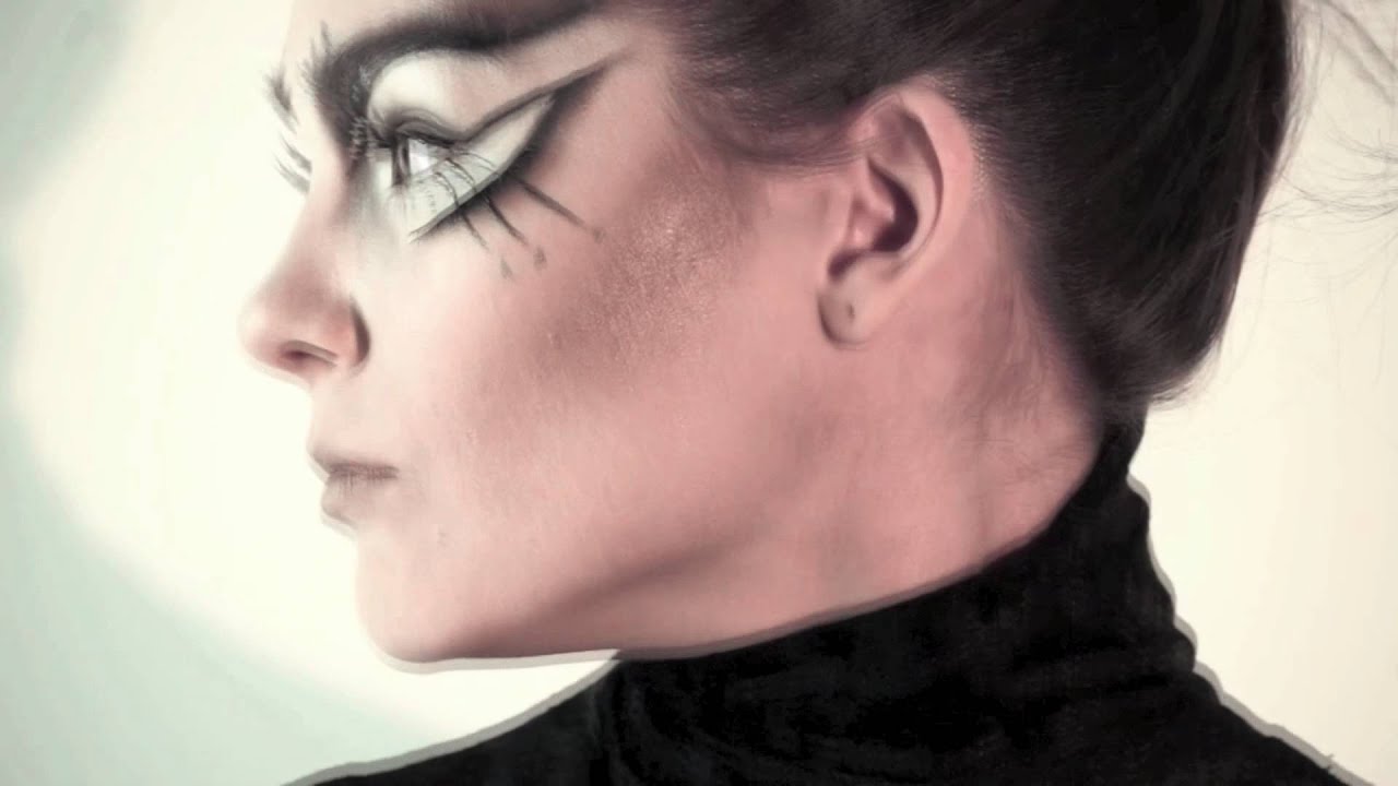 RHEA蕾亞專業彩妝 | 飛越的年代 [RHEA 2012 makeup show] - YouTube