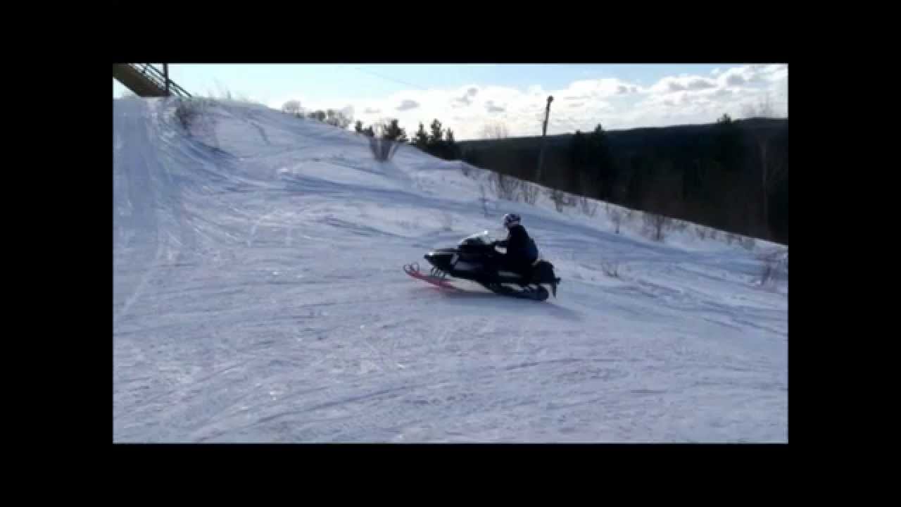 Huge jump with yamaha v-max 4 - YouTube