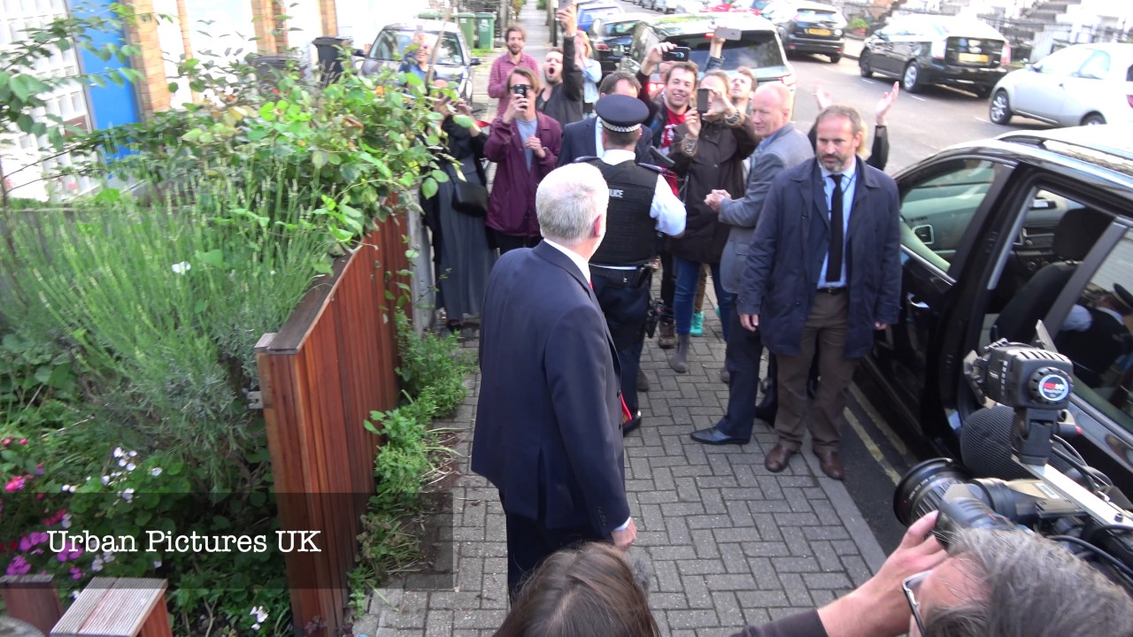 Jeremy Corbyn leaves his house after election results - YouTube
