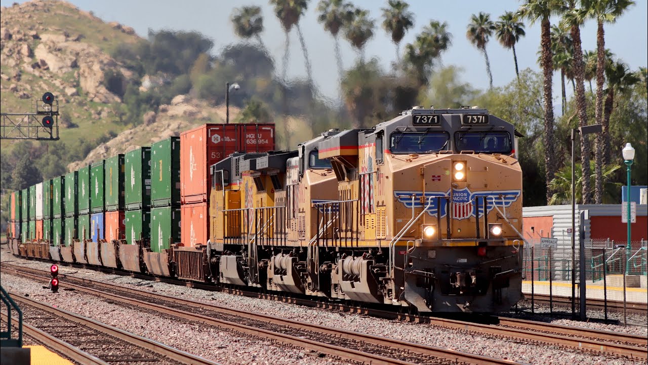 (4K) - Freight Trains at Downtown Riverside Station - YouTube