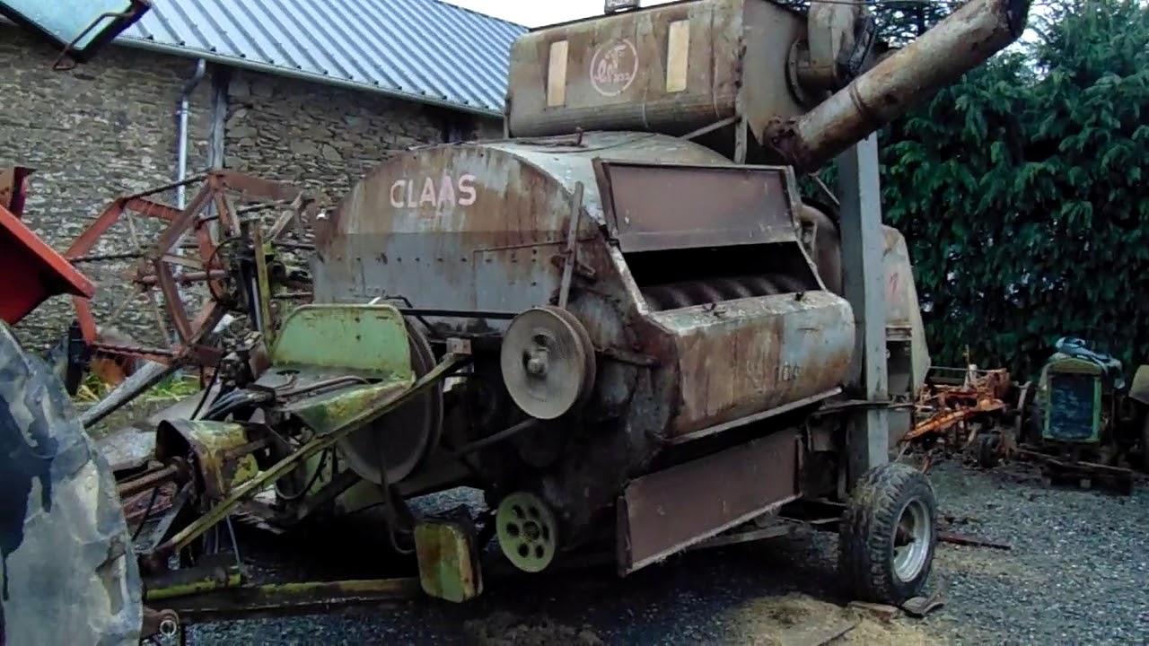 Premiere mise en route batteuse claas super junior - YouTube