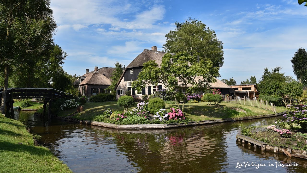 Giethoorn - The fairy water village - YouTube