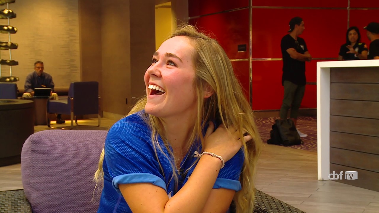 Seleção Feminina recebe visita especial de Ryan Verhoeven, americana fã ...