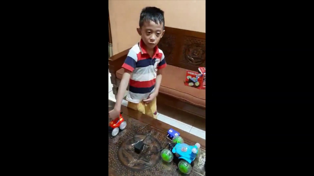 Remote Control Dancing Car - YouTube