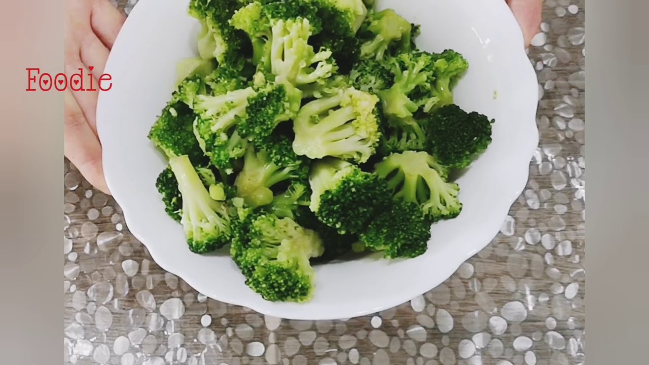 Broccoli fiert corect |pentru copilași mofturoși 😉 - YouTube