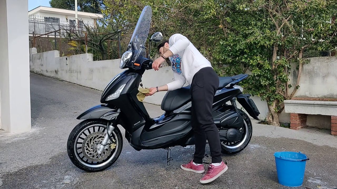 Washing my Scooter (Time lapse) - YouTube