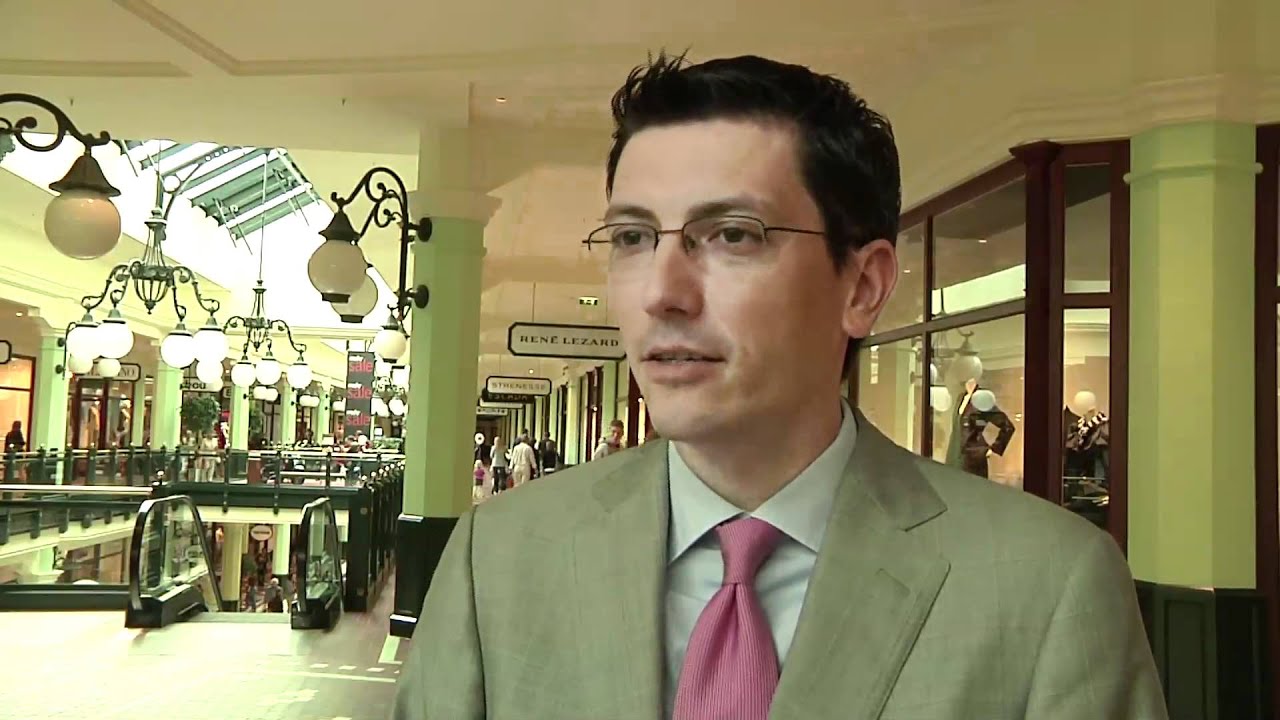 "Sind zufrieden:" Neuer Manager für Outlet-Center - YouTube