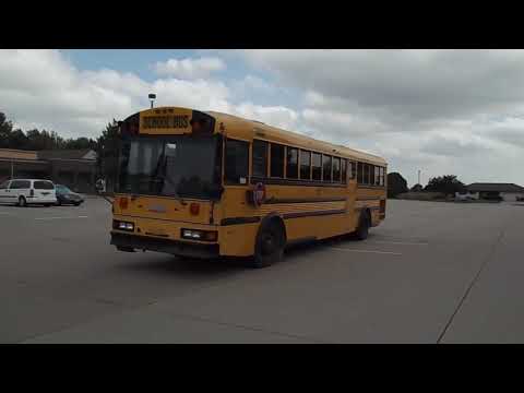 1999 Thomas Built Saf-T-Liner MVP school bus at auction | bidding ...