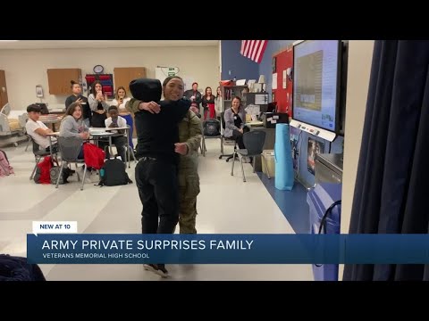 Army soldier surprises sister, father with holiday homecoming at VMHS