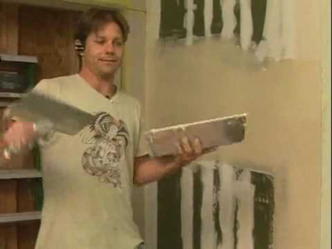 Mudding Drywall: Feathering Technique - YouTube