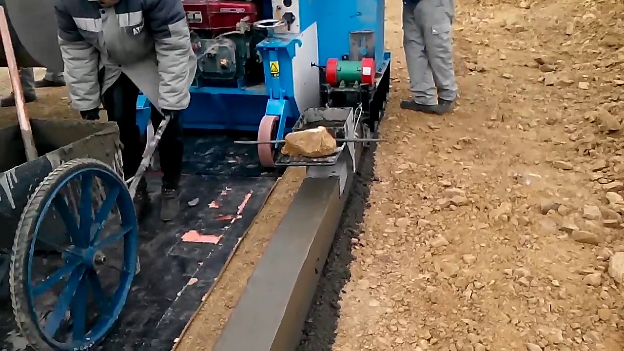 HT400 Curb Pouring Machine | Curb Building Machine - YouTube