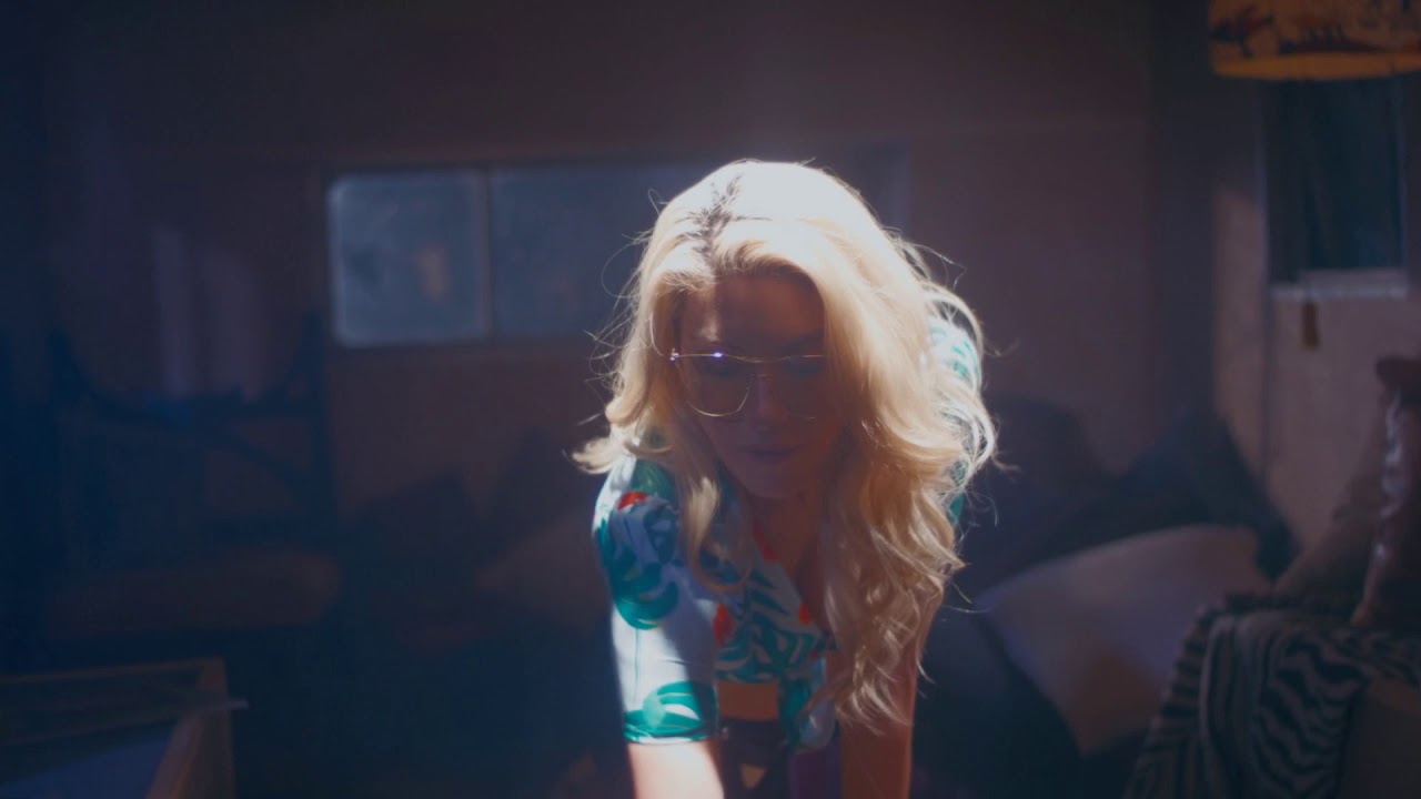 Anagramma ft. Helen Engels - Phoenix // RoelBeat Remix - YouTube