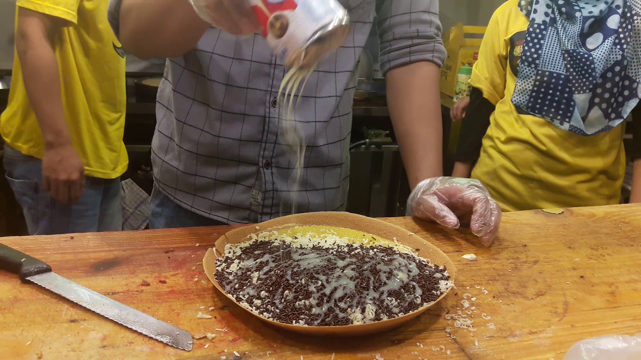 Martabak Boss Sarinah - YouTube