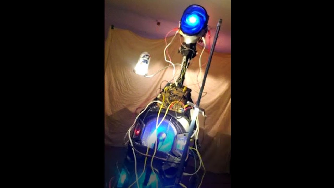 Robot playing pool - YouTube