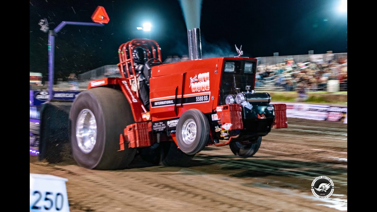 Just One More Diesel Superstock in Hutchinson Mn at NTPA Power Pull ...