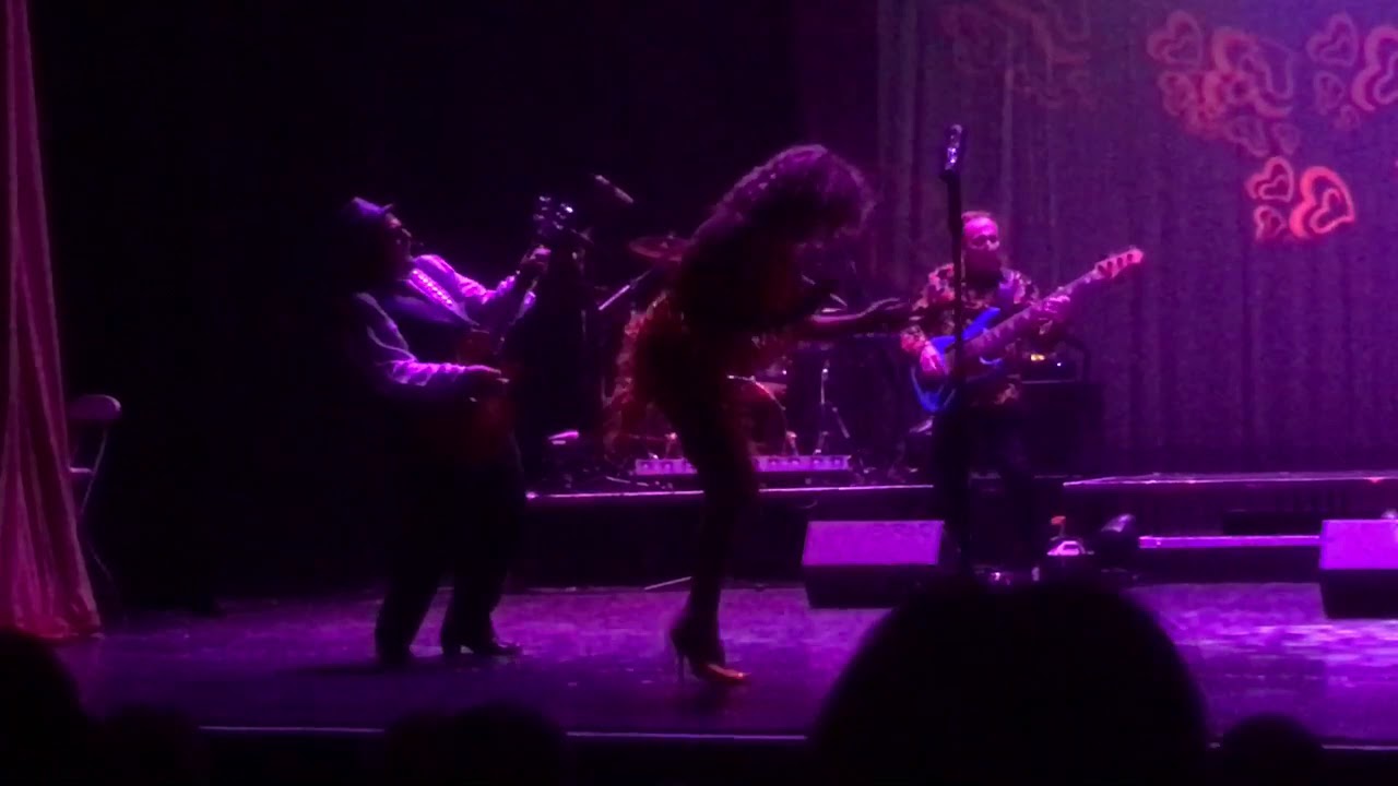 Totally Tina tribute show 2019 ”What’s Love Got to do with it” - YouTube