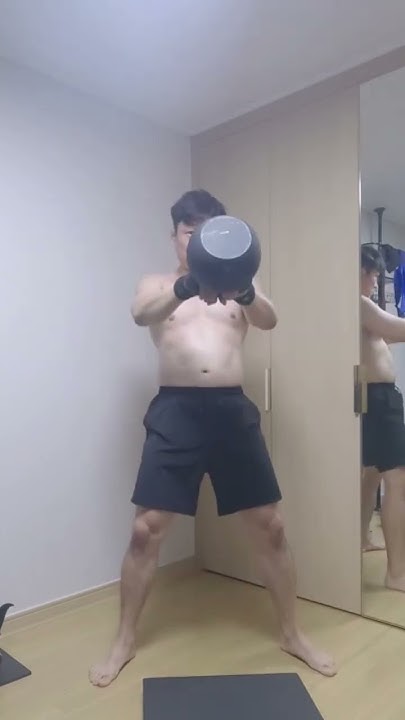 1년 전과는 완전히 다른 나를 만나다 꾸준함이 만들어낸 기적 홈트 1년 변화를 공개합니다 홈트 1년변화 다이어트