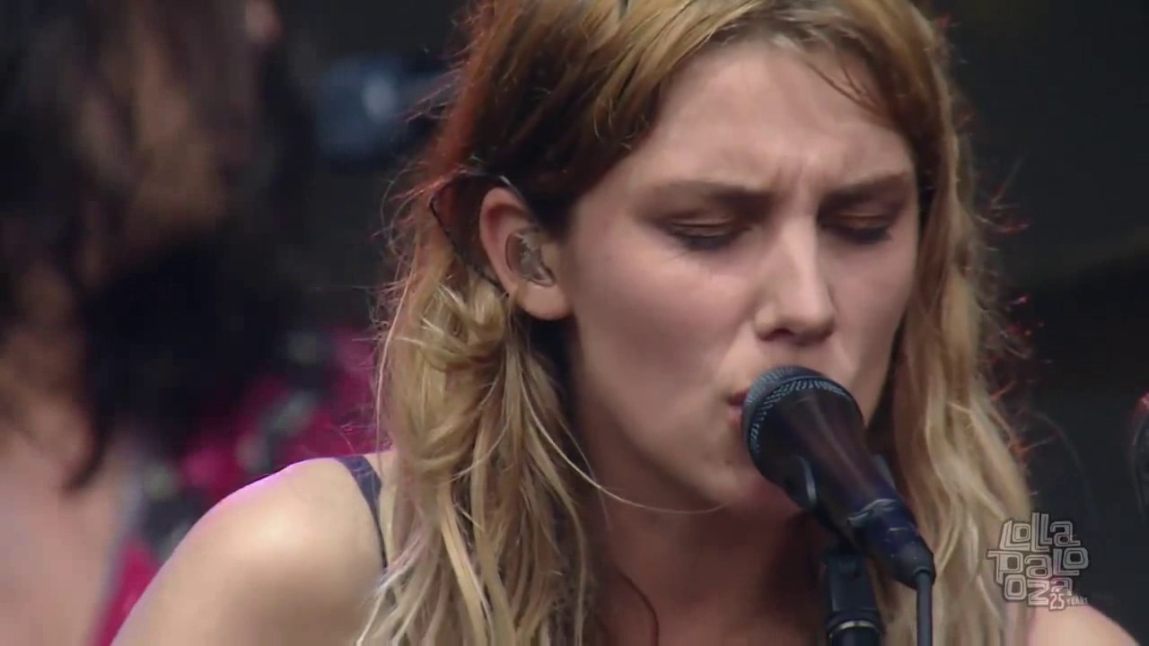 Wolf Alice - Bros (Lollapalooza 2016) - YouTube
