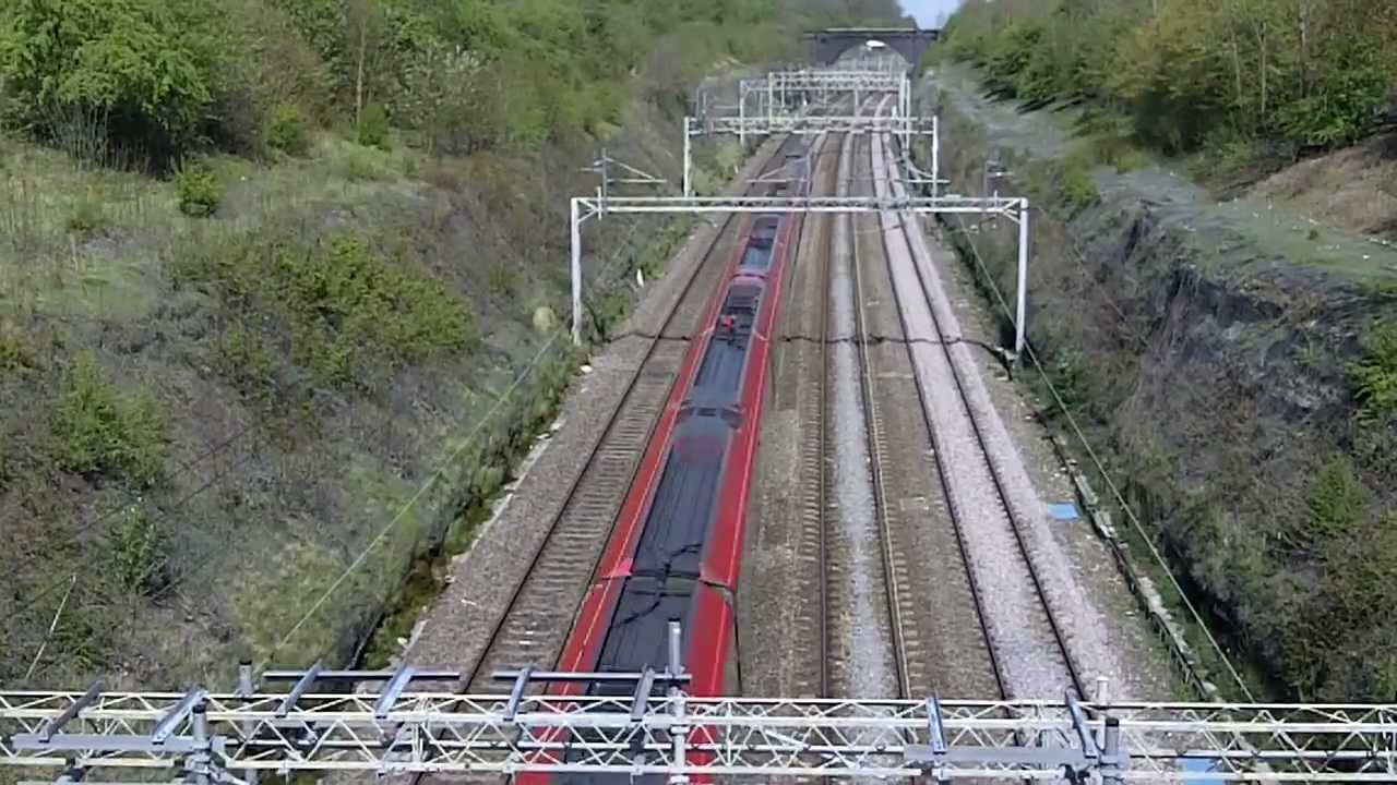 Roade Cutting, Northamptonshire - comings and goings - YouTube
