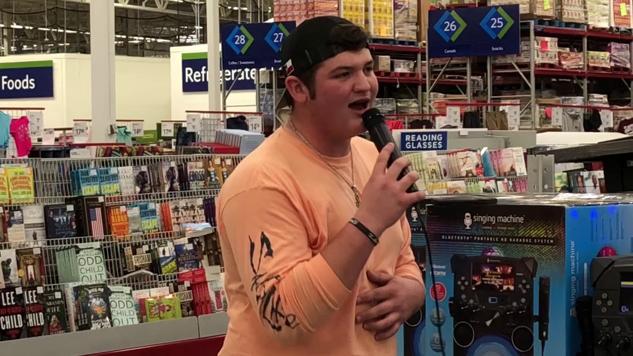 Random guy is singing at Sams Club - YouTube